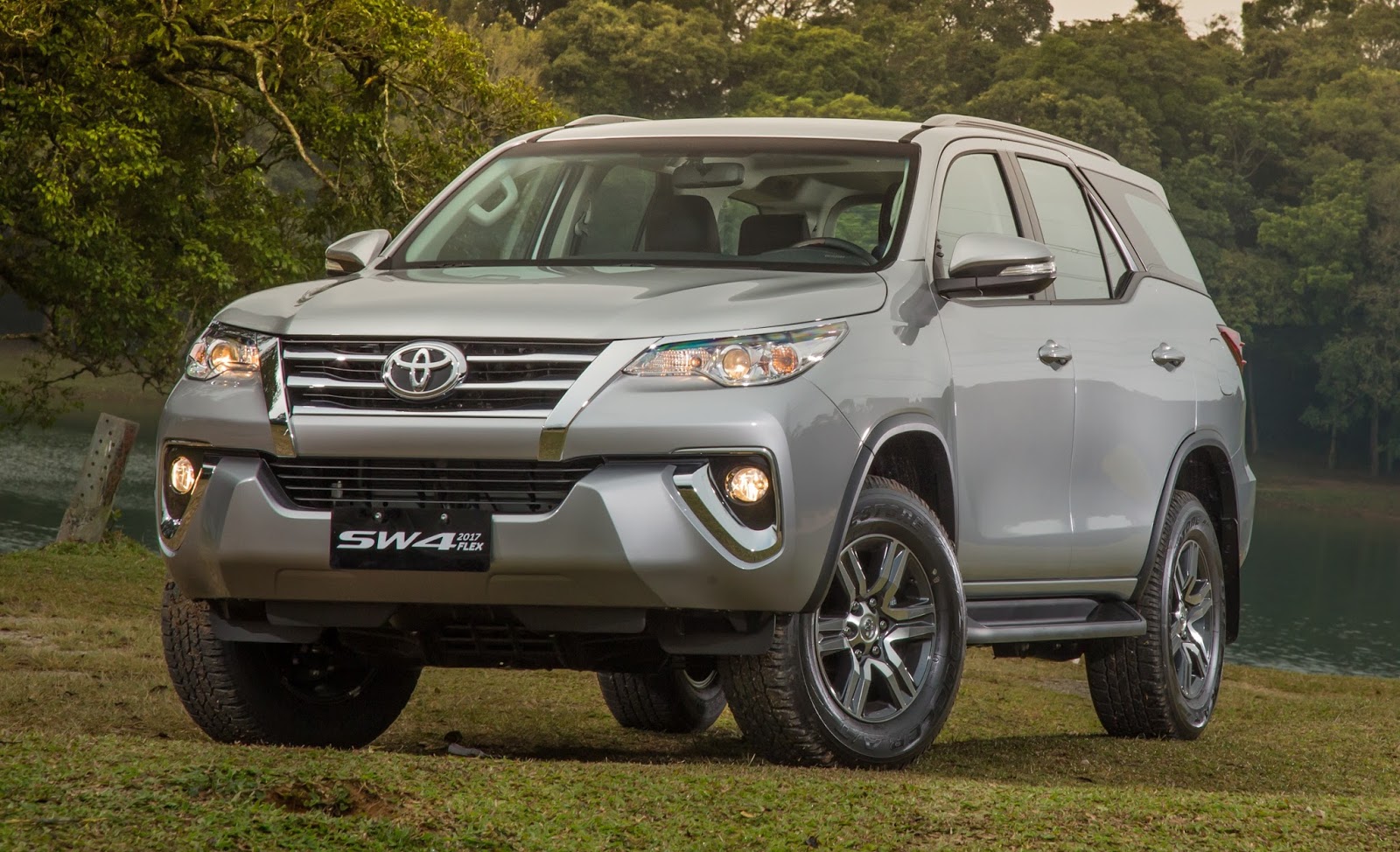 JORNAL PONTO COM: Toyota Hilux e SW4 ganham versões com o motor 2.7 Flex...
