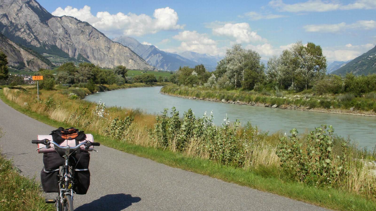 EXCURSII CU BICICLETA: Elvetia