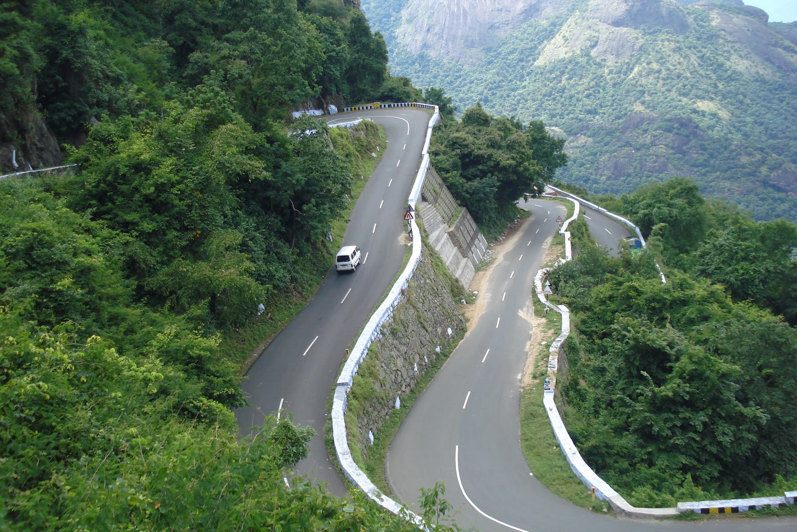 bijualapatt: Valpara Photos