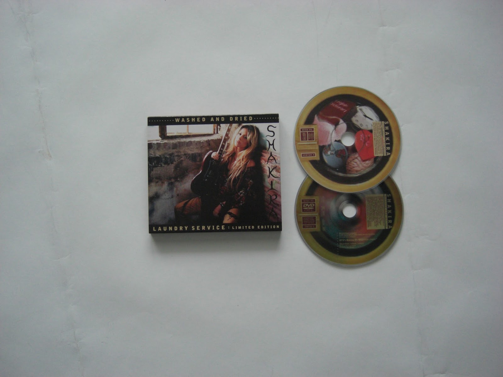 I Heart Collecting Music: Shakira - Laundry Service