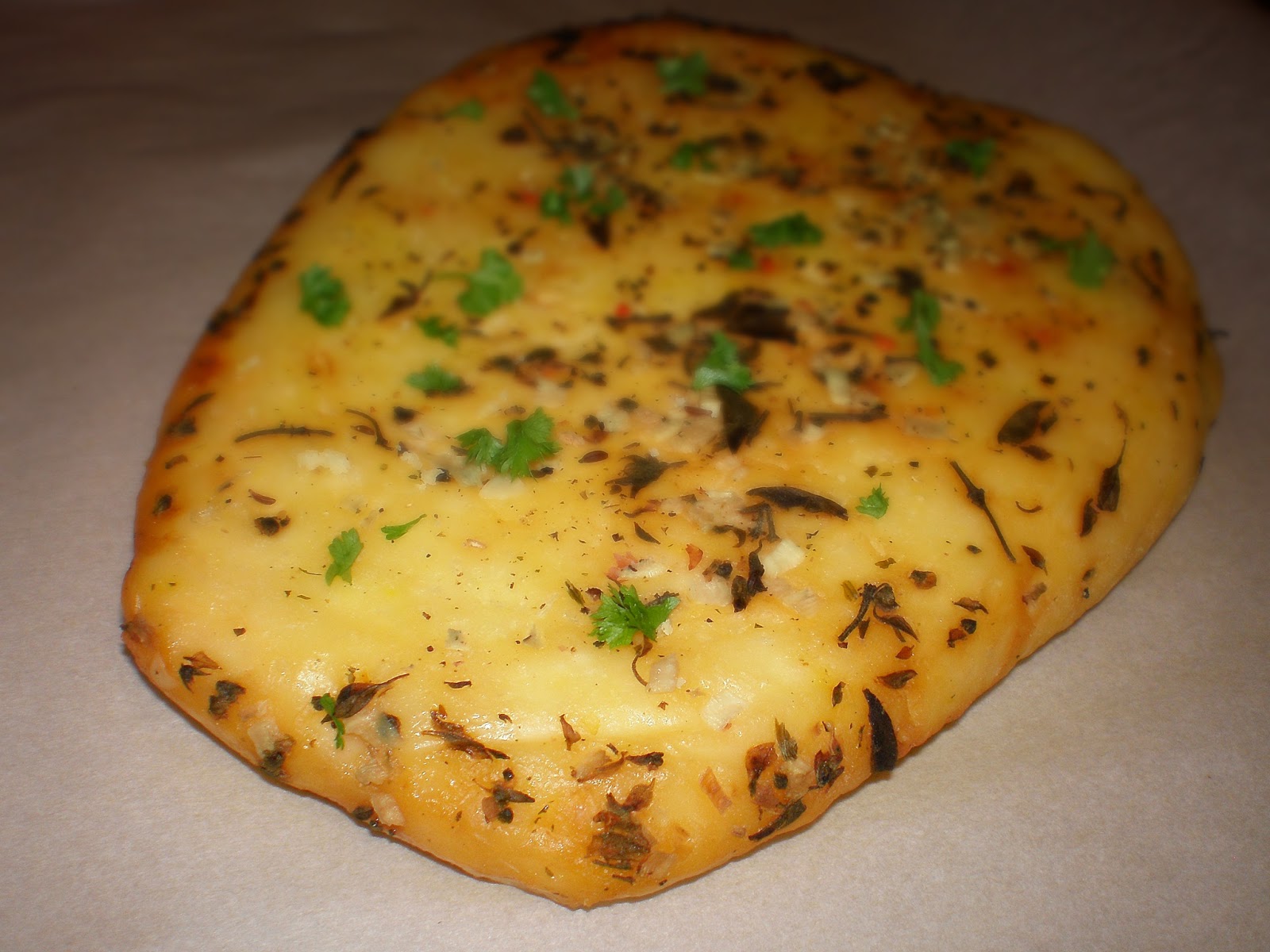 ARBATOS PERTRAUKĖLĖ: Keptas varškės sūris su žolelėmis