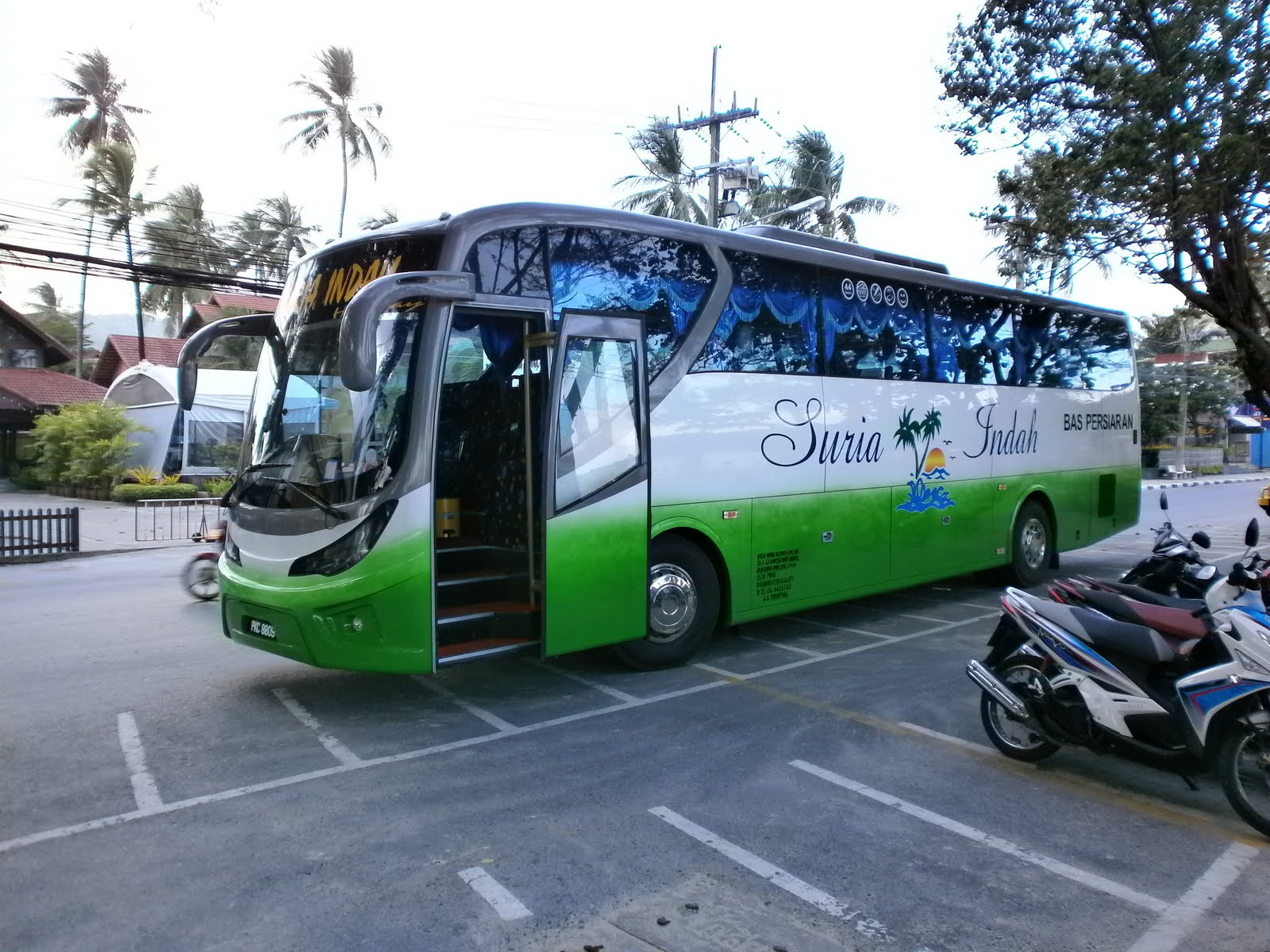 SURIA INDAH HOLIDAY SDN BHD: KOLEKSI BAS SURIA INDAH