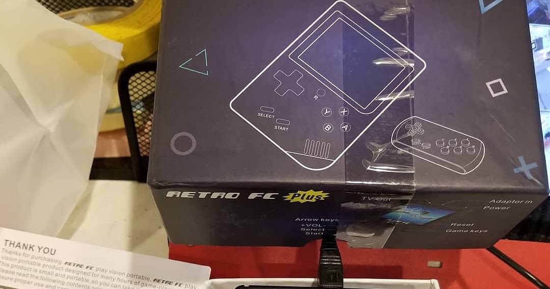 Rop's Collectables : Got this Retro Gameboy Knockoff, it works like the ...