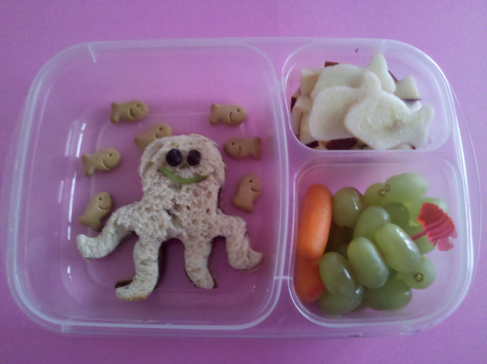 Pink 'N Punchy Lunches: Octo-Sandwich