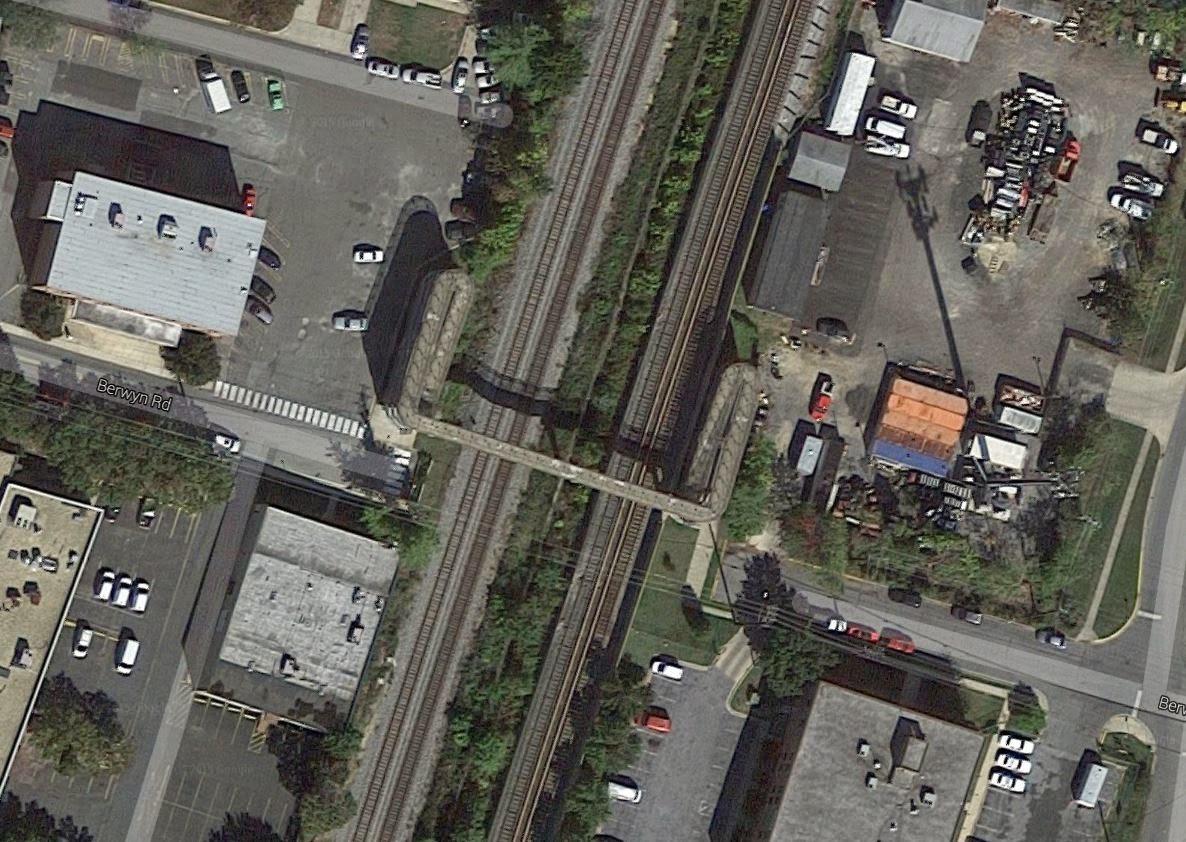 MEC&F Expert Engineers : CONSTRUCTION CRANE HITS PEDESTRIAN BRIDGE ...