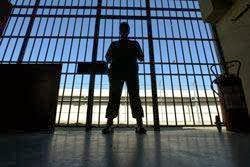 "La Historia de El Carcelero".