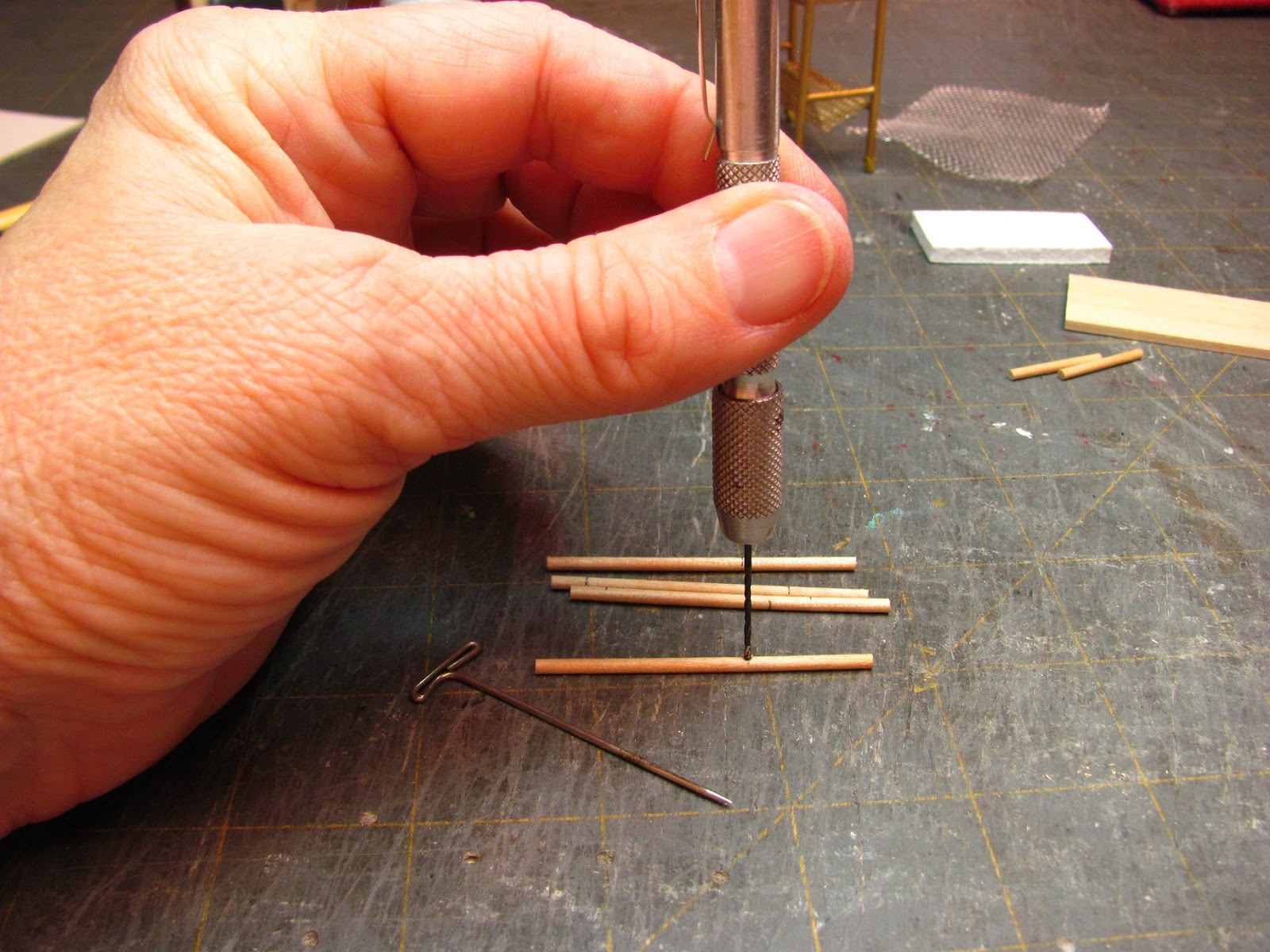 Dollhouse Miniature Furniture - Tutorials | 1 inch minis: November 2015