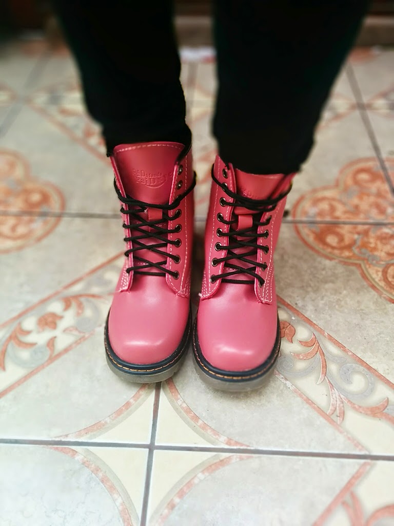 Moderna y urbana: Pink Boots / Botas Rosadas
