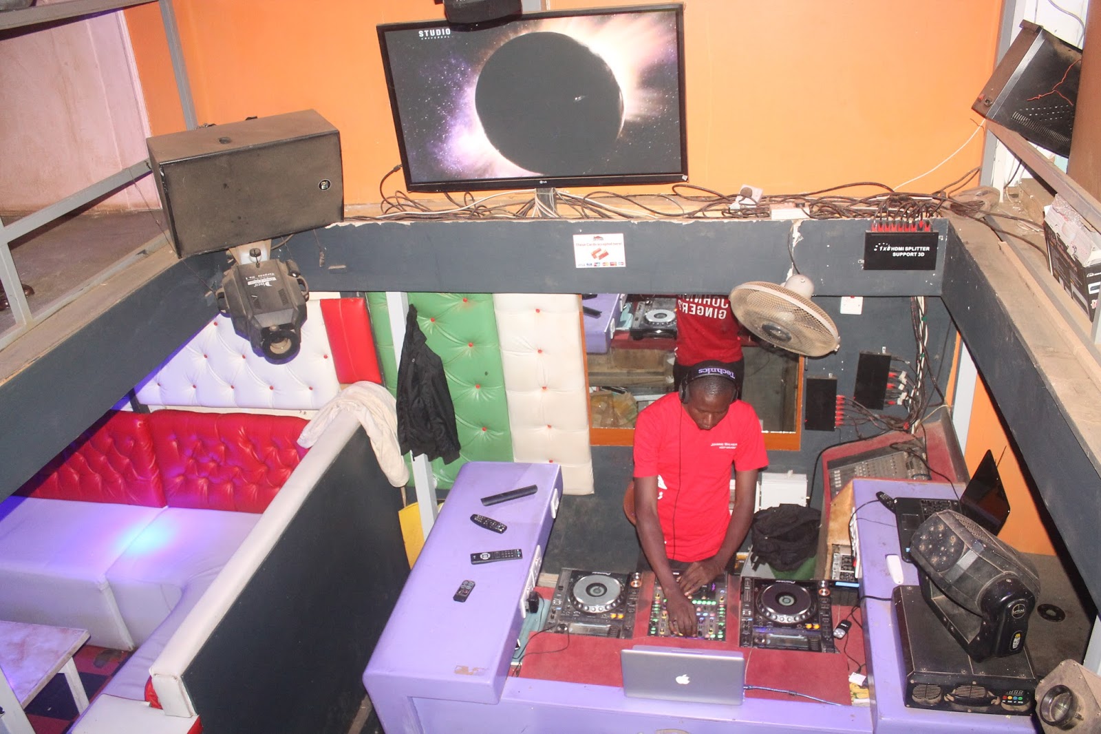 MADANJE JUNIOR.: THE INTERIOR DECO OF CLUB DA PLACE LOCATED IN KISUMU ...