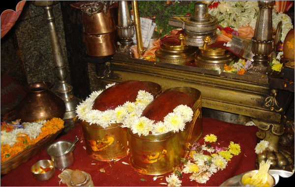 God Photos: Gangapur Dattatreya Temple Photos, Wallpapers