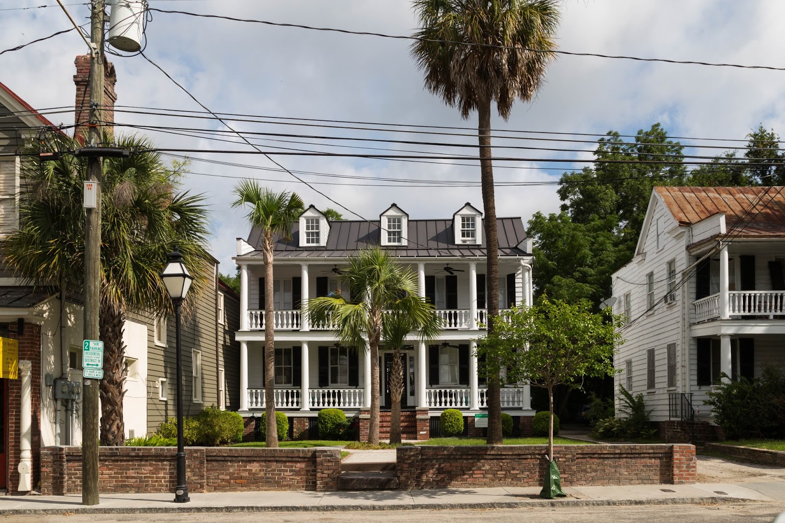 Charleston Daily Photo: Walk with me - Spring St., Charleston, SC