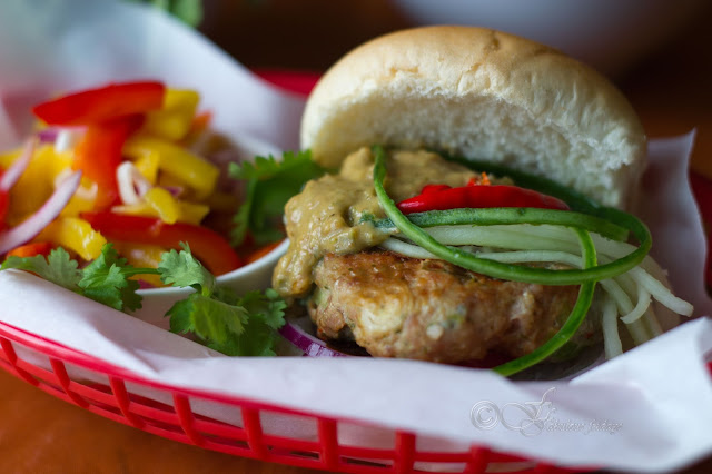 fabulous fridays: Thai chicken burger
