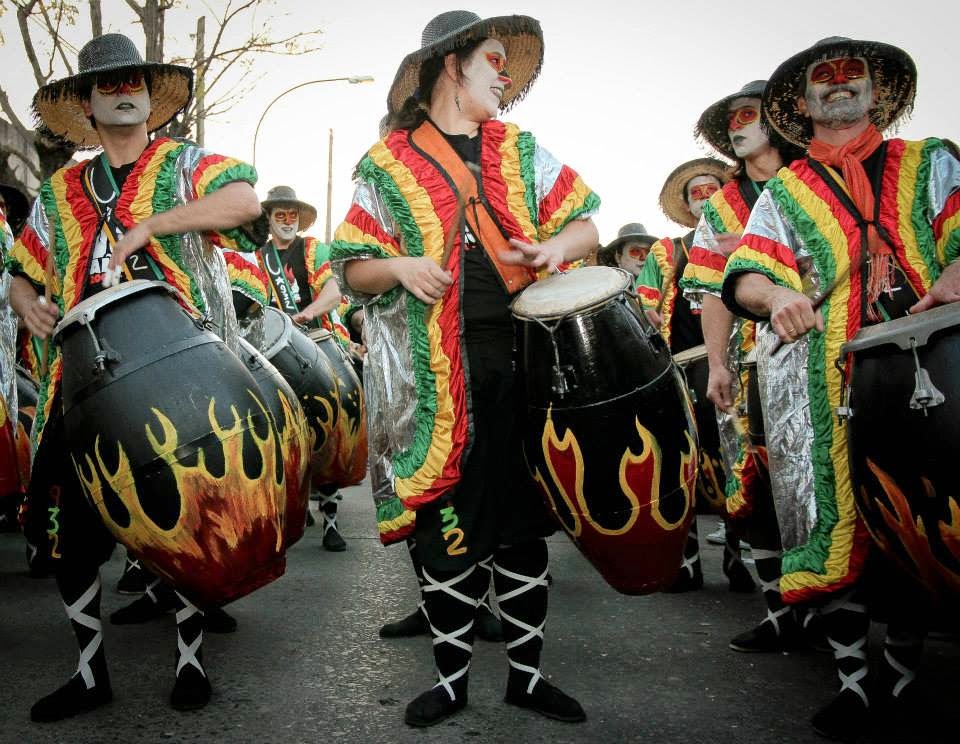 Lonjas 932 Comparsa Candombe afro-uruguayo de Tolosa - La Plata ...