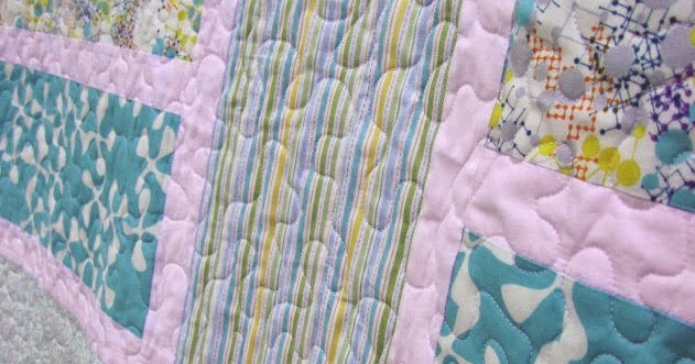 Tillalili: Fat Quarter Friendly Stacking Blocks Quilt Tutorial