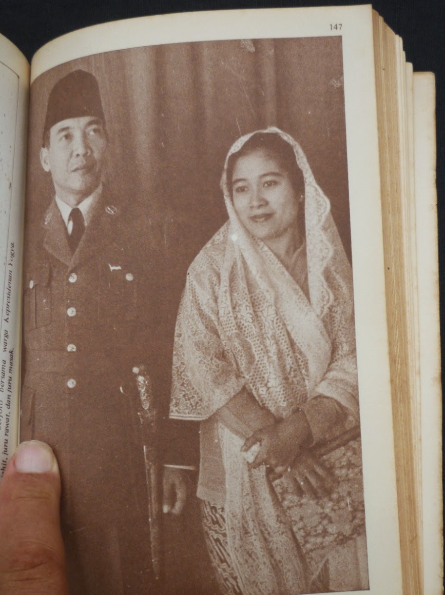 Koleksi Tempo Doeloe: Otobiography Fatmawati Soekarno, dengan ratusan ...