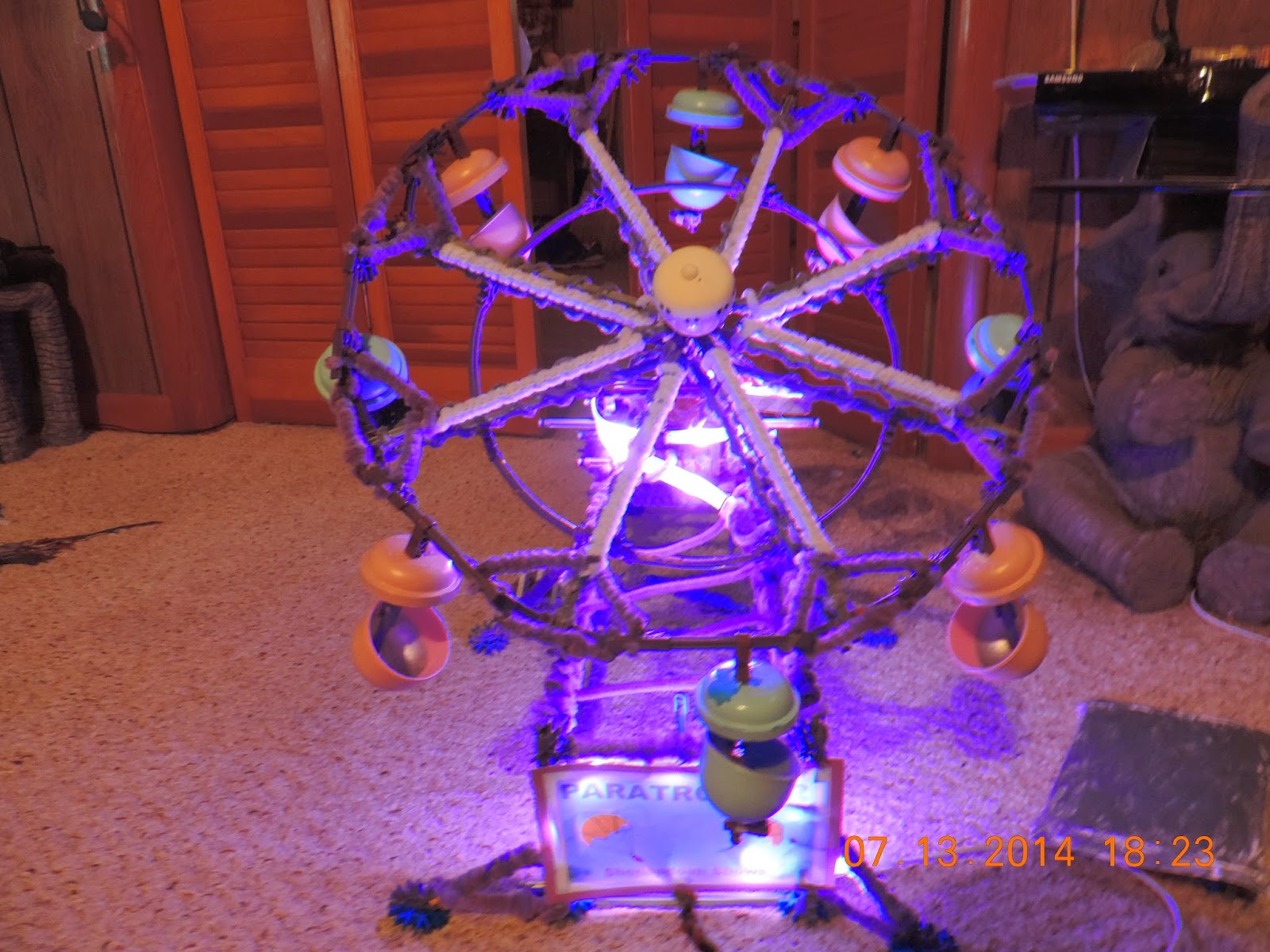 Shenandoah Shows knex carnival rides ™: The paratrooper