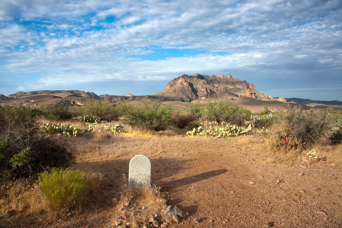 The Old Cowboy and Photography: Pinal Pioneer Desert Graveyard