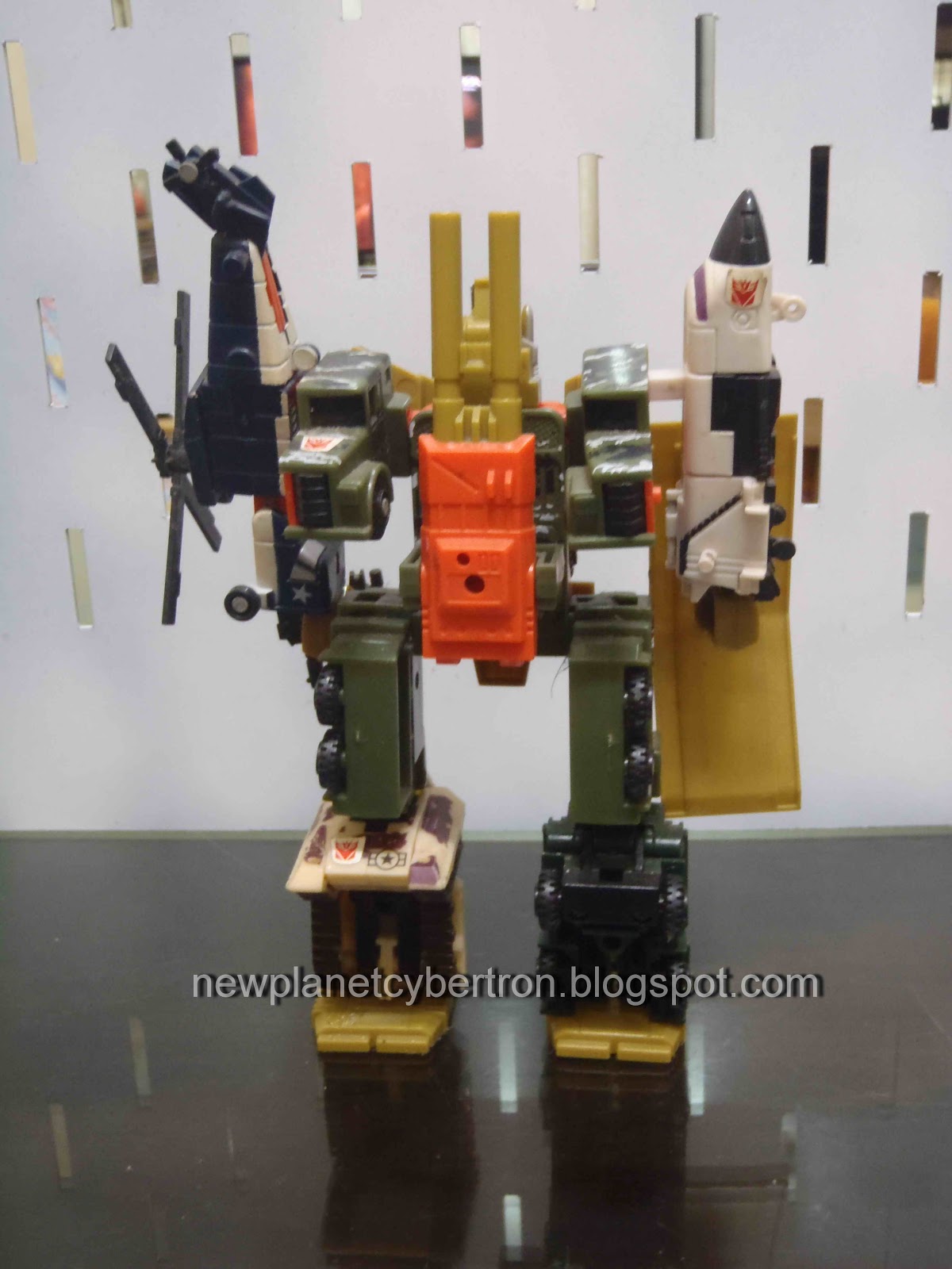 New Planet Cybertron: Transformers Review: Combaticons (G1 Knockoff)