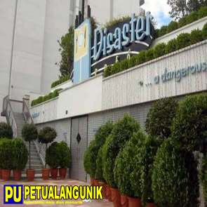 Disaster Cafe, "Kafe Gempa Bumi yang Ada Di Spanyol" ~ angkatigabelas