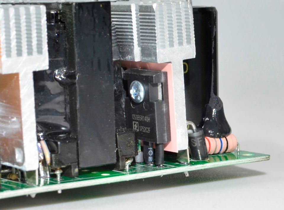 REVIEW - 1st Player DK13.0 (1300W)