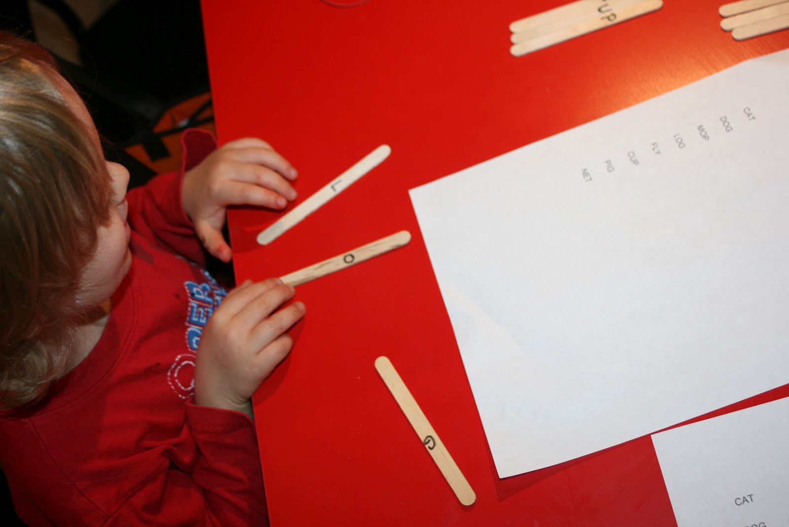 HomeSchoolingGarden: Popsicle sticks Spelling puzzle