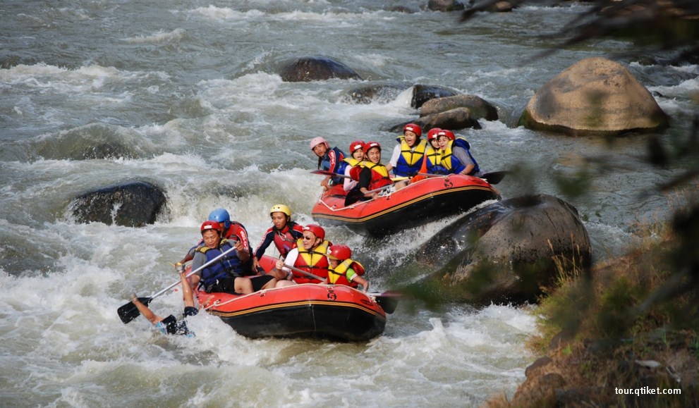 TOUR ADVENTURE RAFTING SUNGAI ELO & LAVA TOUR MERAPI - Paket Tour Qtiket
