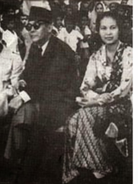 Nasionalisme Soekarno Indonesia: Kisah Cinta Soekarno & Hartini