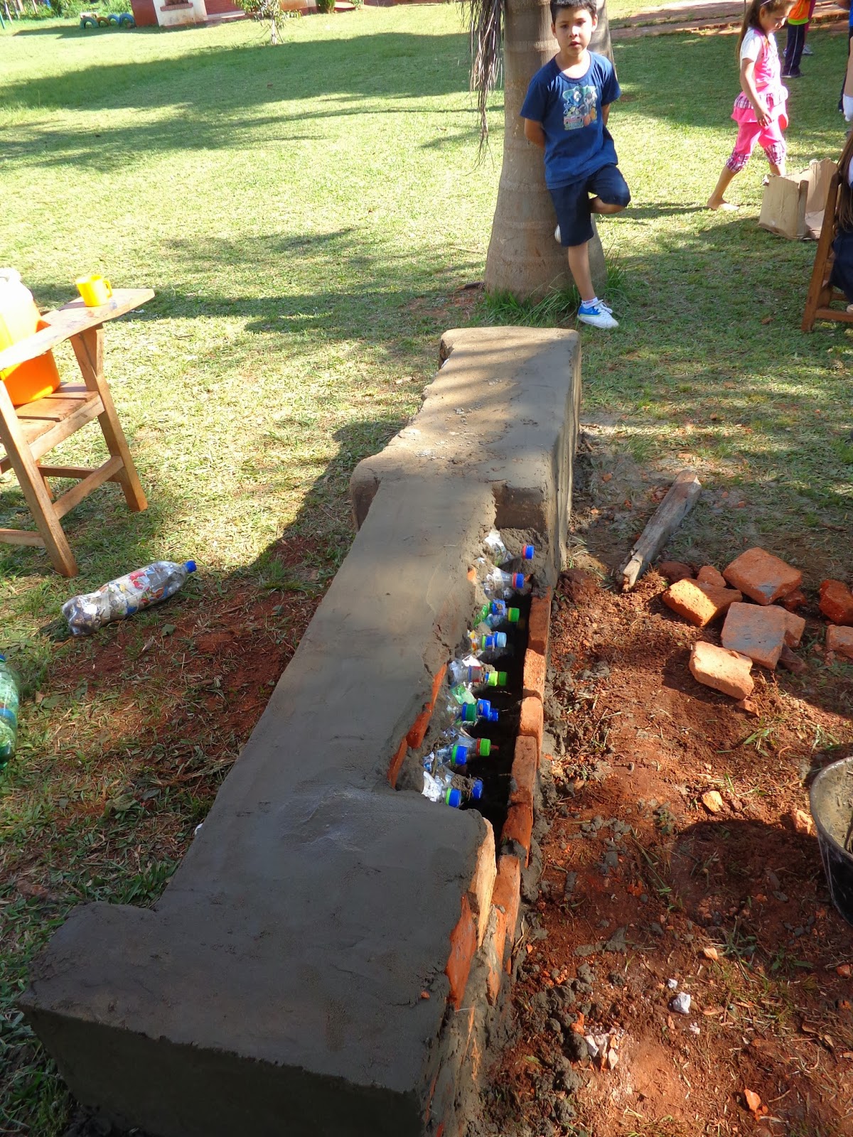 Tom's Ramblings In Paraguay: Eco-Brick Bench