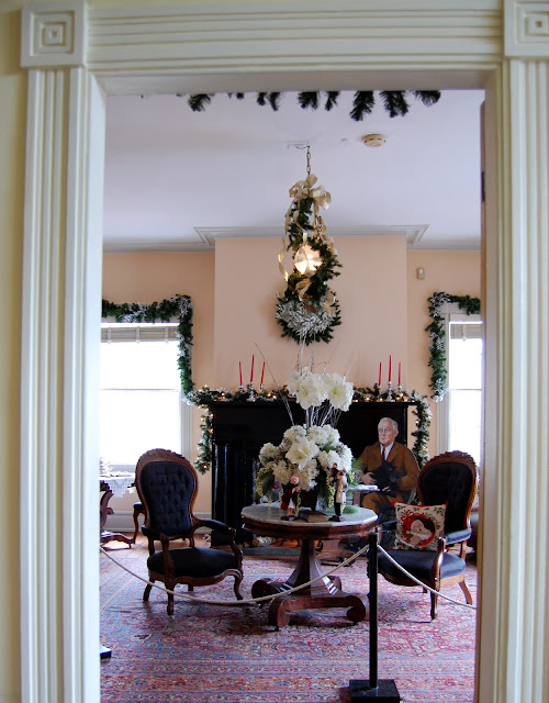 Recollections of a Vagabonde: Christmas at Bulloch Hall with US ...