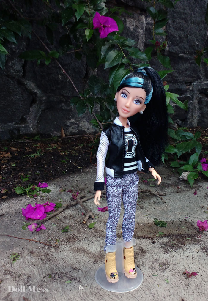 Airmed W's Doll Mess: Devon D’Marco y Ember Evergreen de Project Mc2