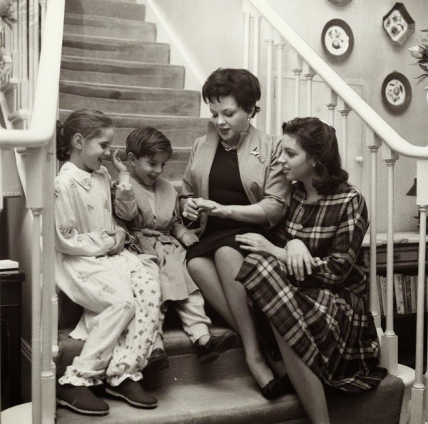 Revoked: Via JMG: Judy Garland's Kids To Reunite At Oscars