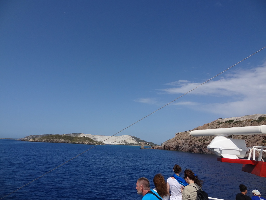 Και λοιπόν;Και συνεπώς;Και γι'αυτό;: Νίσυρος