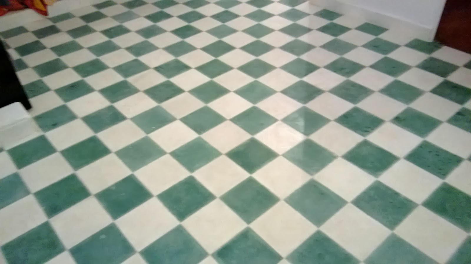 Pisos Calcáreos: Calcáreos en cocina en blanco y Verde esmeralda para ...