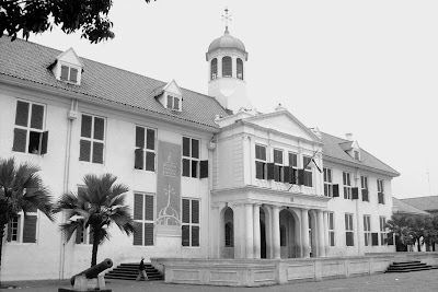 Humaniora: Sejarah dan Koleksi-Koleksi Museum Fatahillah