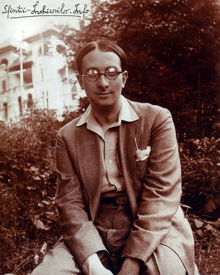 Vladimir Rosulescu - Istorie: 2 dec. 2012