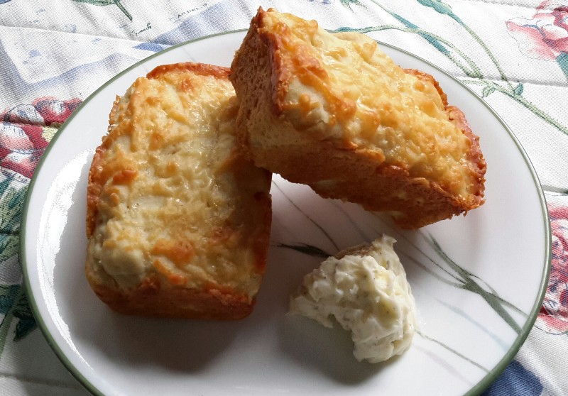 Mennonite Girls Can Cook: Gluten Free Garlic Mini loaves