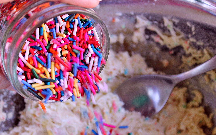Momma Told Me: An Ode To Sprinkles: Try Our Gooey Sprinkle Bars Recipe!