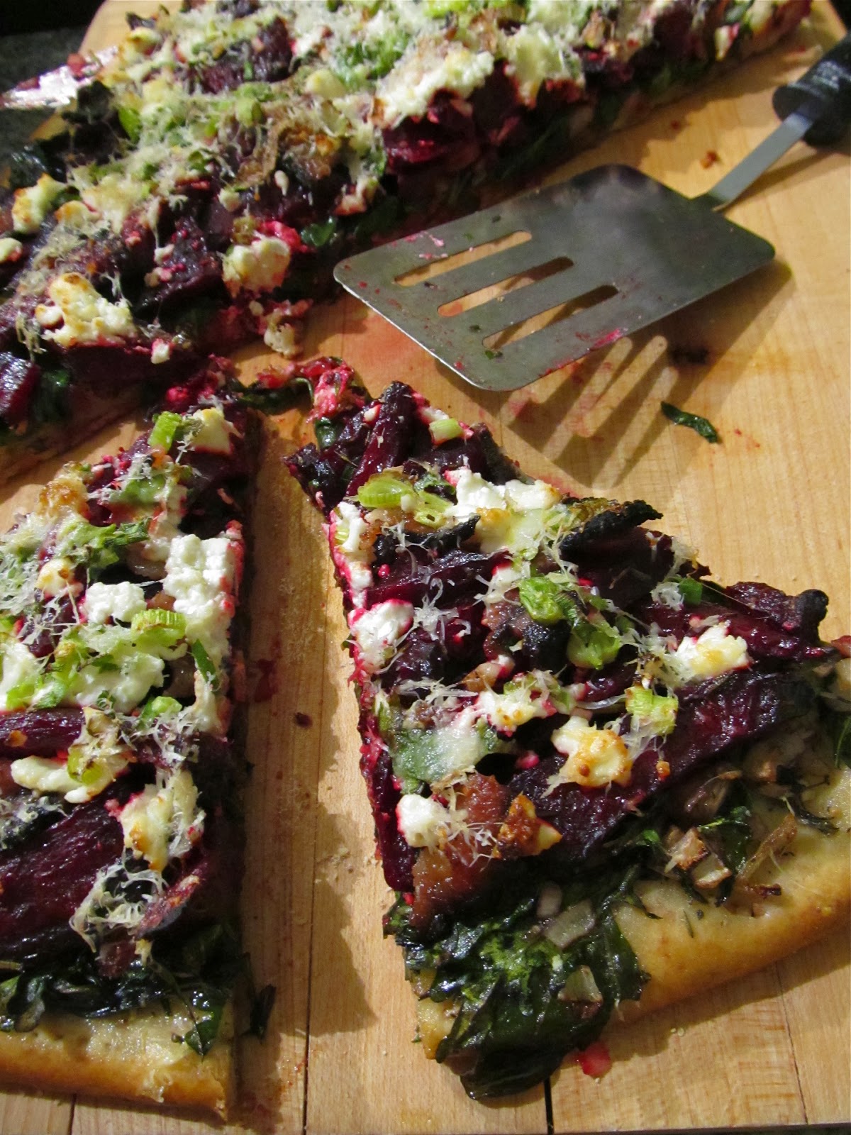 LaraThalice: Beet Pizza with Arugula and Goat Cheese