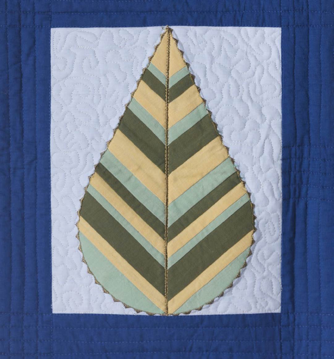 Quilt Inspiration: Free Pattern Day ! Autumn Leaves quilts