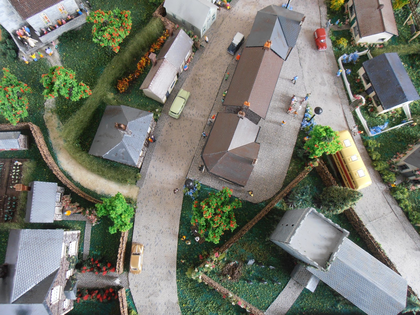 dolls houses and minis: My Miniature Village in N Scale