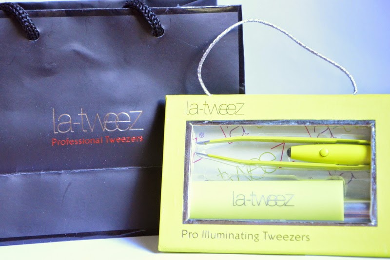 Review: La-Tweez Pro Illuminating Tweezers - Beauty of a Lemon