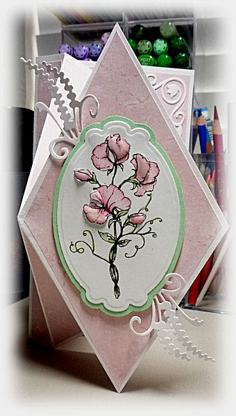 Bloomin' Paper: Upright diamond fold card