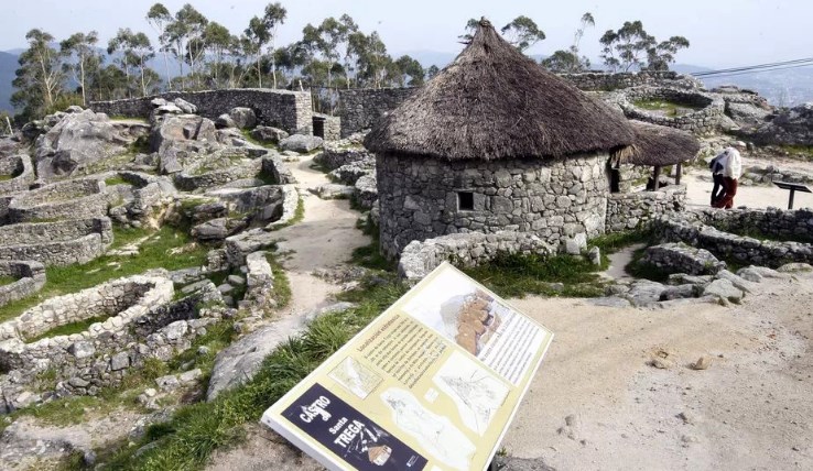 ArqueoLugares: Castro de SANTA TEGRA prox. A Guarda. Pontevedra ...