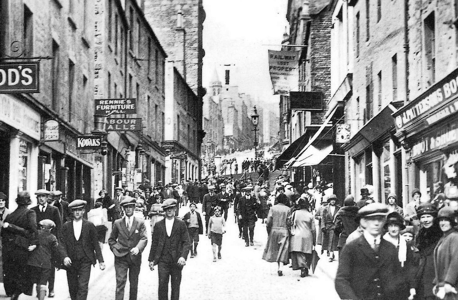 Tour Scotland: Old Photographs Wellgate Dundee Scotland
