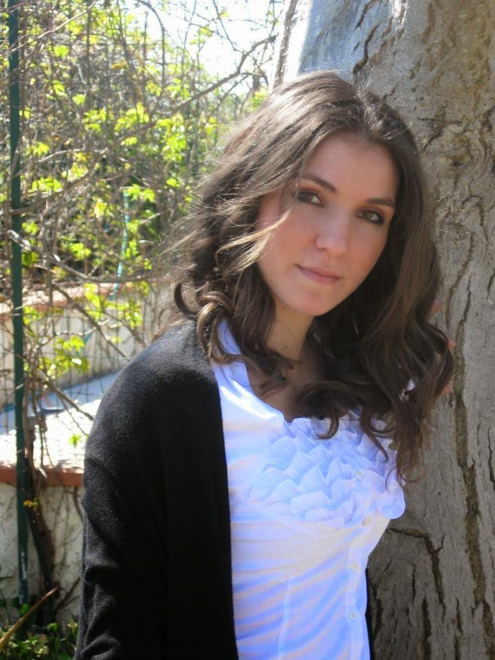 Oz Editorial: ¿Quién es Elisa S. Amore?