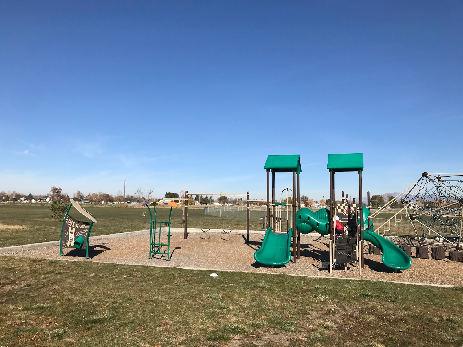 REVIEW OF PIONEER PARK, PLAIN CITY, UT - Weber County Playgrounds