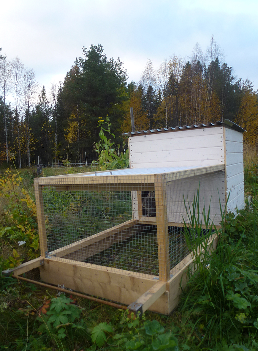 Forsnäs Hemman: Kaninbur på hjul- bildserie över konstruktionen