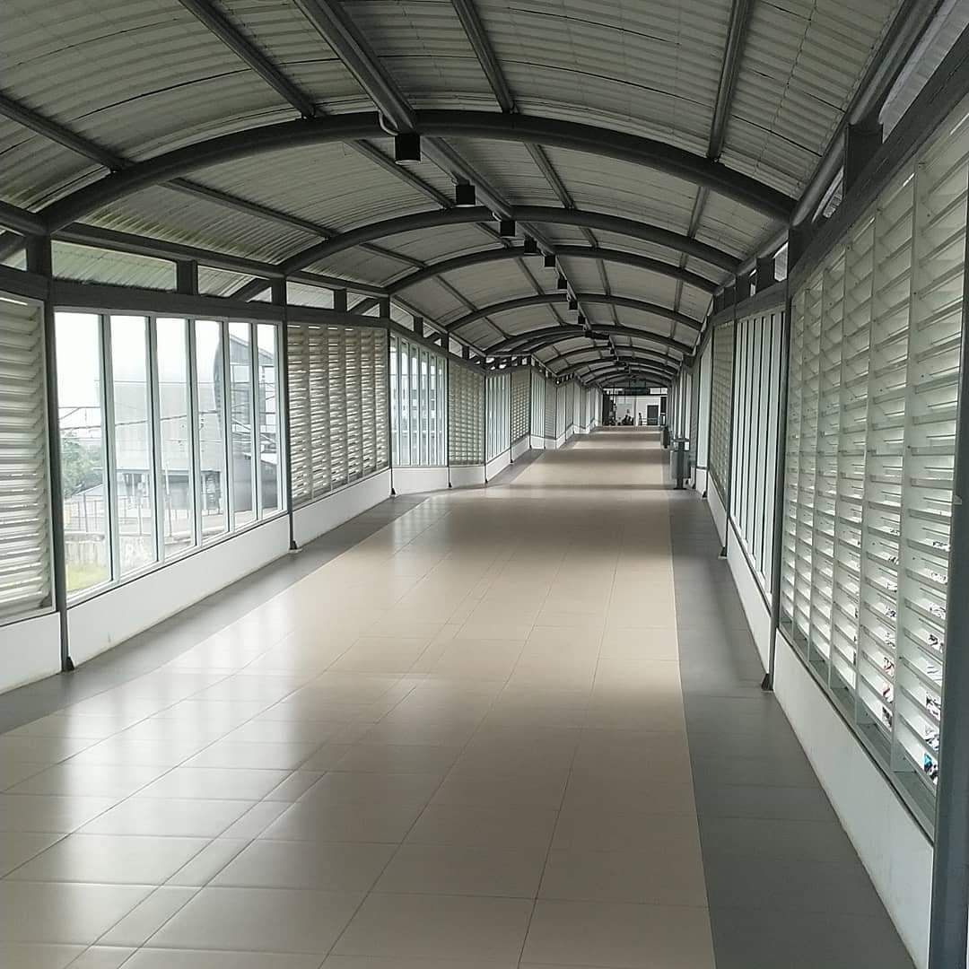 Belanja di Pasar Modern Intermoda BSD City, Terintregrasi ke Stasiun ...