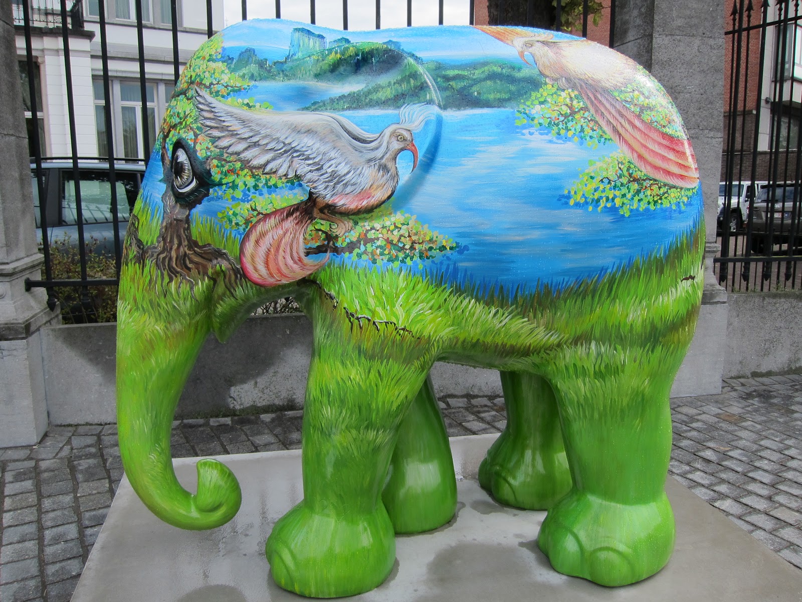 an american in belgië : Olifant Parade