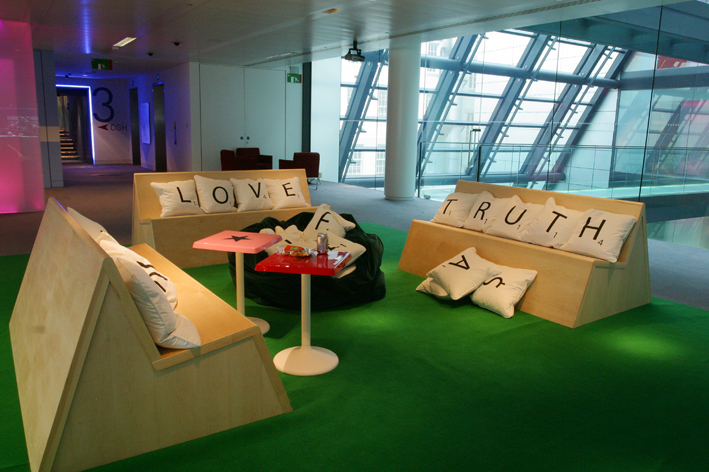 The Party Wall: Inspiration: Scrabble Party